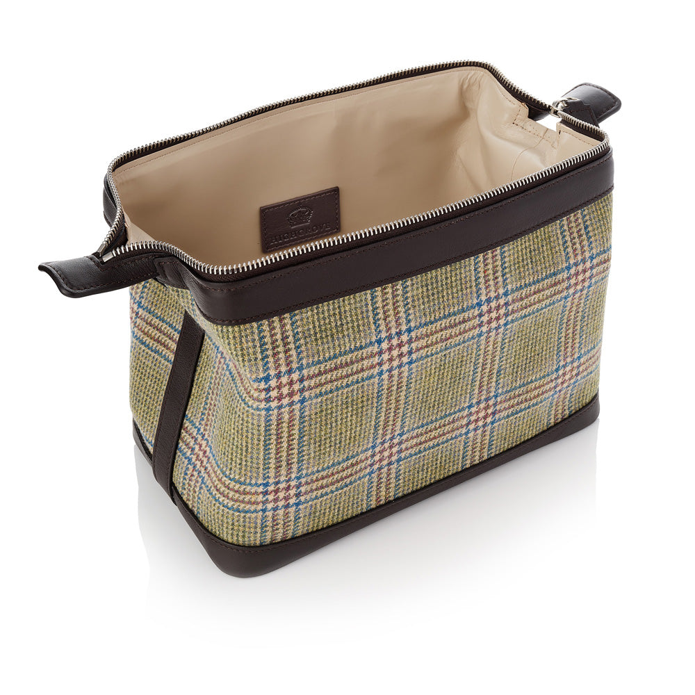 Prince of Wales Check Toiletry Bag | Highgrove Shop & Gardens